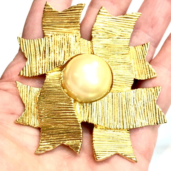 Vo America | Jewelry | Vo Made In Usa Textured Gold Pearl Abstract ...